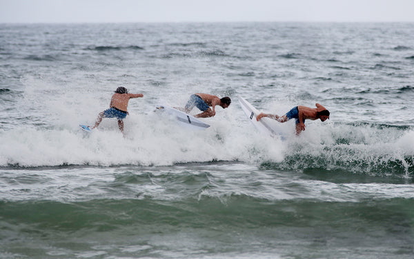 MADE IN CHINA // Alex Maniatis surfing in Hainan, China. – Cohete ...